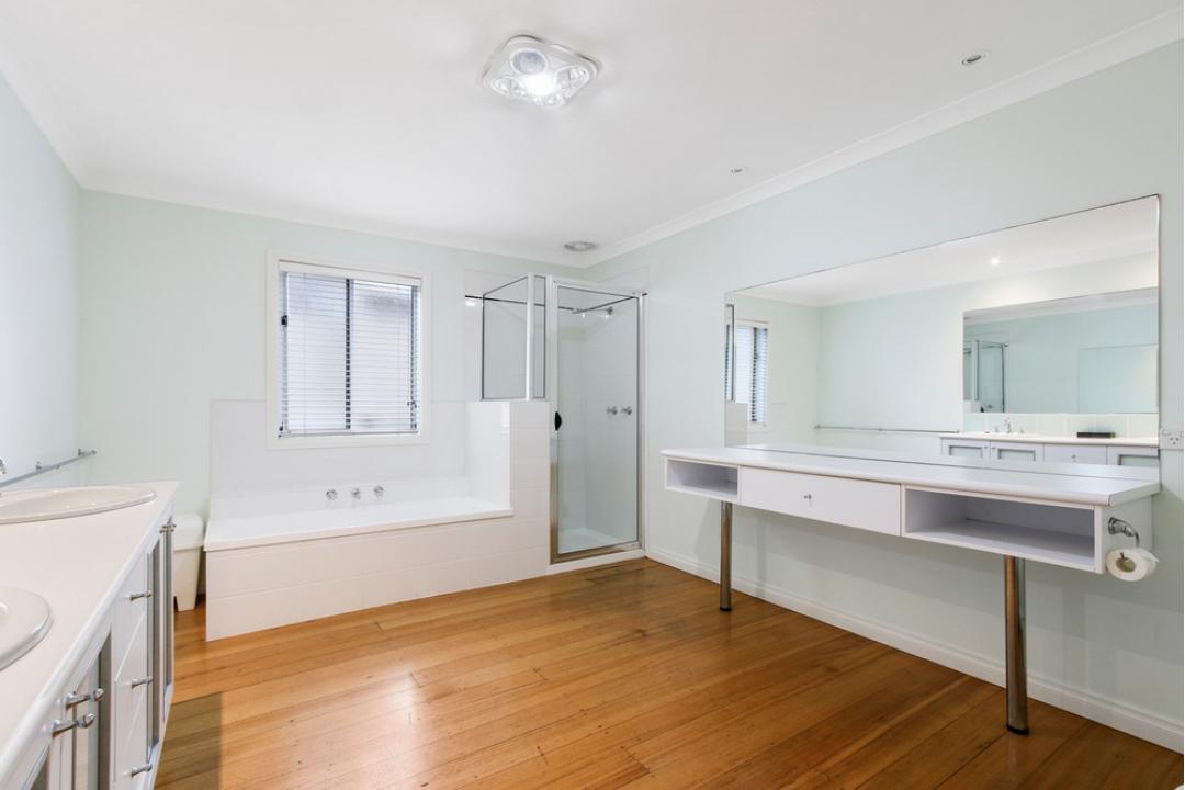 Gippsland Lakes Holiday Rentals Official Site - Lake Tyers Beach House