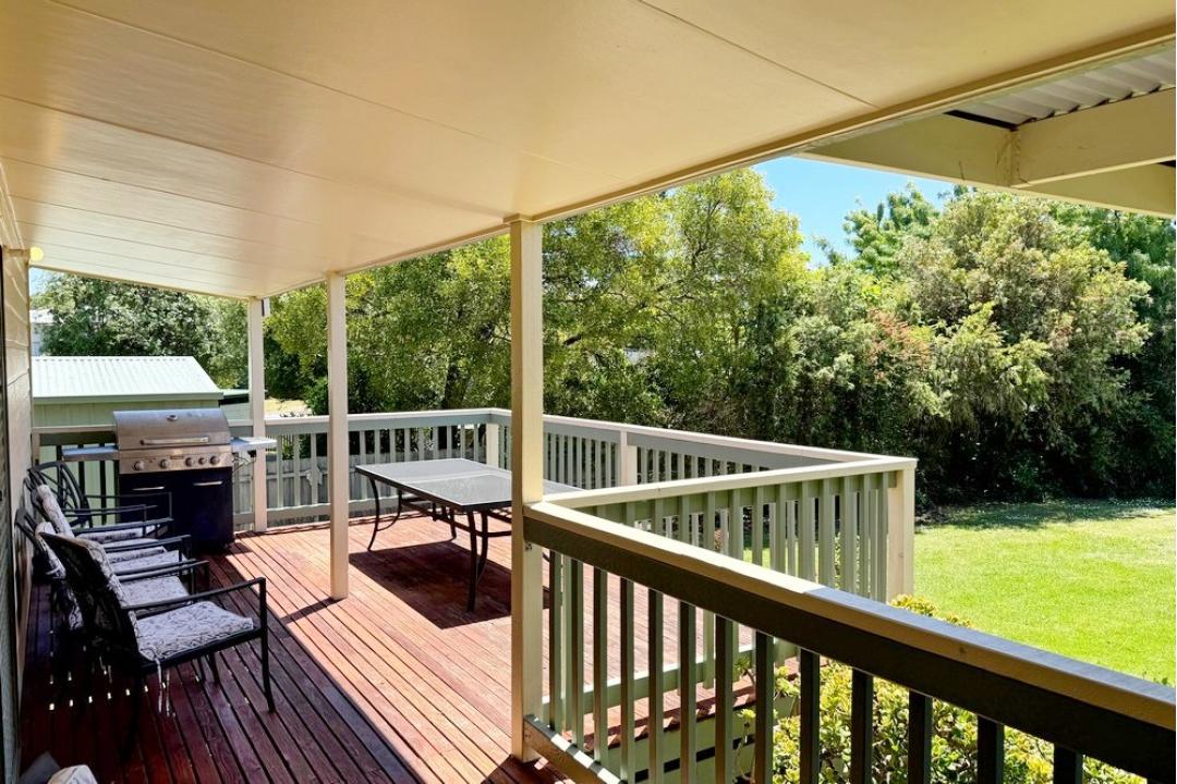 Gippsland Lakes Holiday Rentals Official Site - Tanjil Cottage