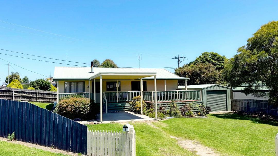 Gippsland Lakes Holiday Rentals Official Site - Tanjil Cottage